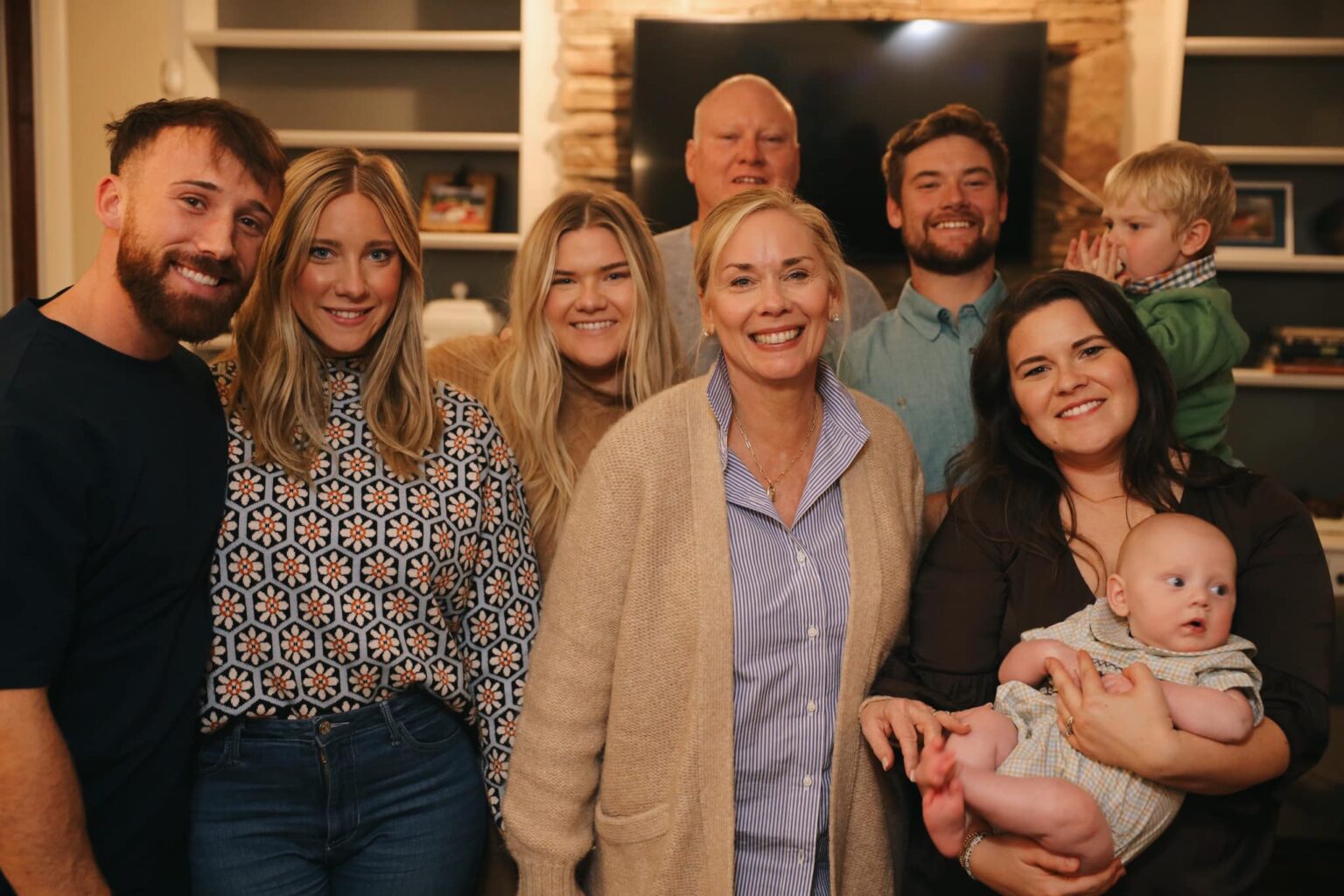 Meet Leanne Morgan - American Actress and Standup Comedian - BinaryTides