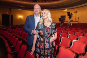 Meet Leanne Morgan - American Actress and Standup Comedian - BinaryTides